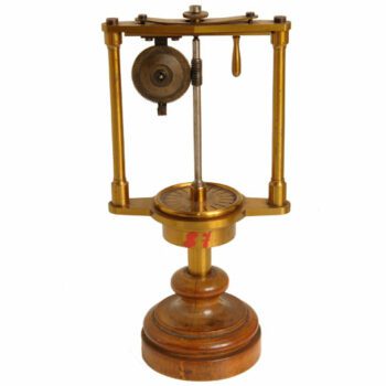 Brass siren on wooden stand - Van Leest Antiques