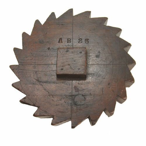 Nbsf wood cog mould - Van Leest Antiques